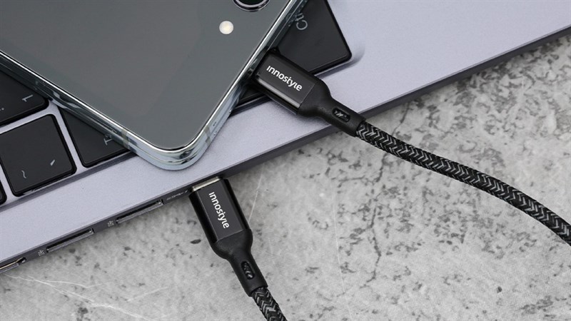 Type-C trên iPhone 15 có gì khác biệt mà nhiều người dùng thích thú?