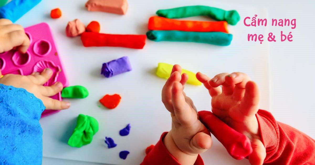 Đất nặn là gì? 5 lợi ích kỳ diệu khi cho trẻ chơi đất nặn