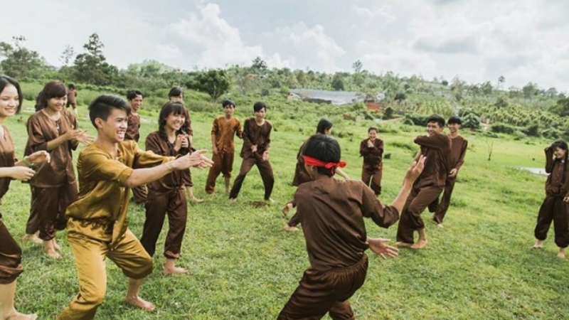Cách chơi Bịt Mắt Bắt Dê - Hướng dẫn luật chơi, cách chơi chi tiết