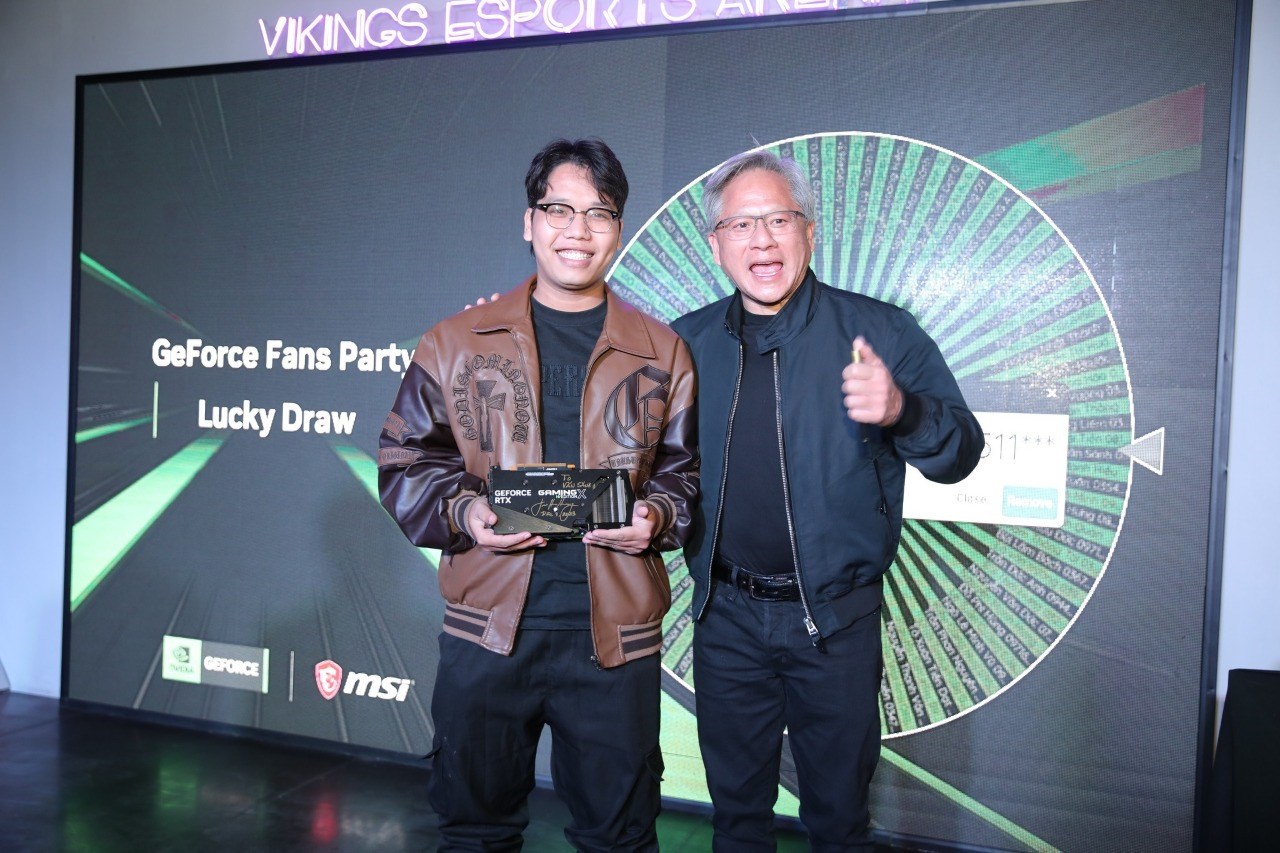 CEO NVIDIA bất ngờ xuất hiện tại sự kiện Geforce Fans Party