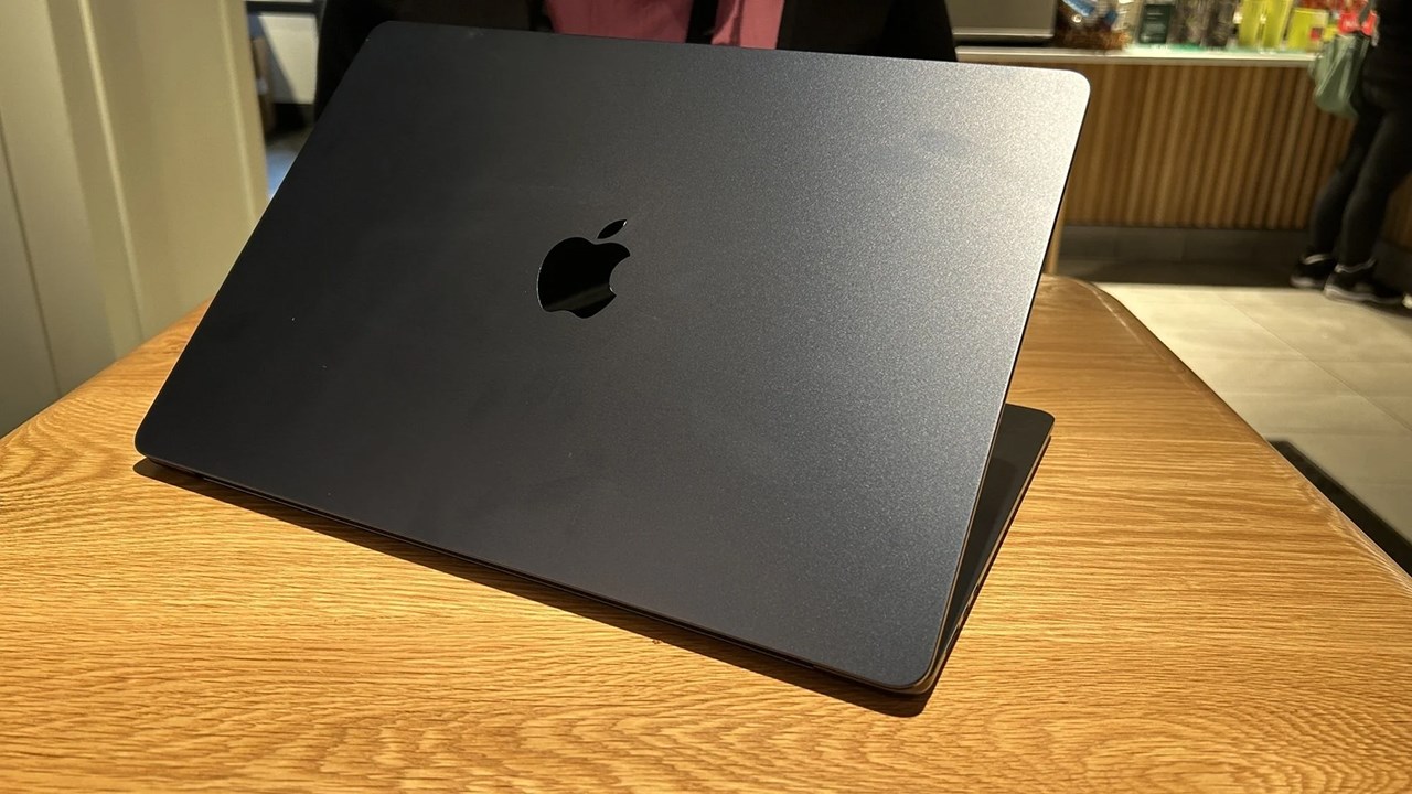 So sánh MacBook Air M3 với MacBook Pro M3, sản phẩm nào tốt hơn?