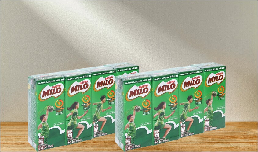 So sánh sữa Milo và sữa Ovaltine. Nên cho bé uống sữa nào?