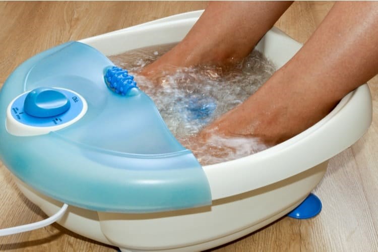 What is a foot bath? 5 benefits of a foot bath