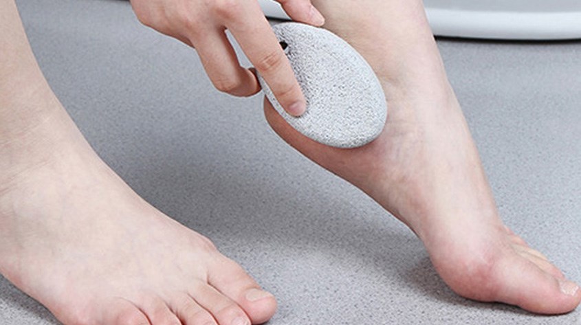 Cách chà gót chân tại nhà hiệu quả nhanh nhất và an toàn cho sức khỏe