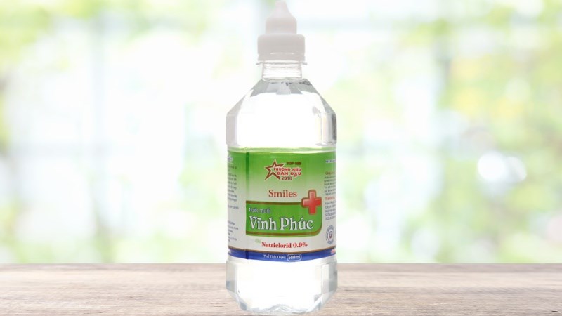 Cách rửa mũi bằng nước muối chính xác, an toàn bạn cần biết