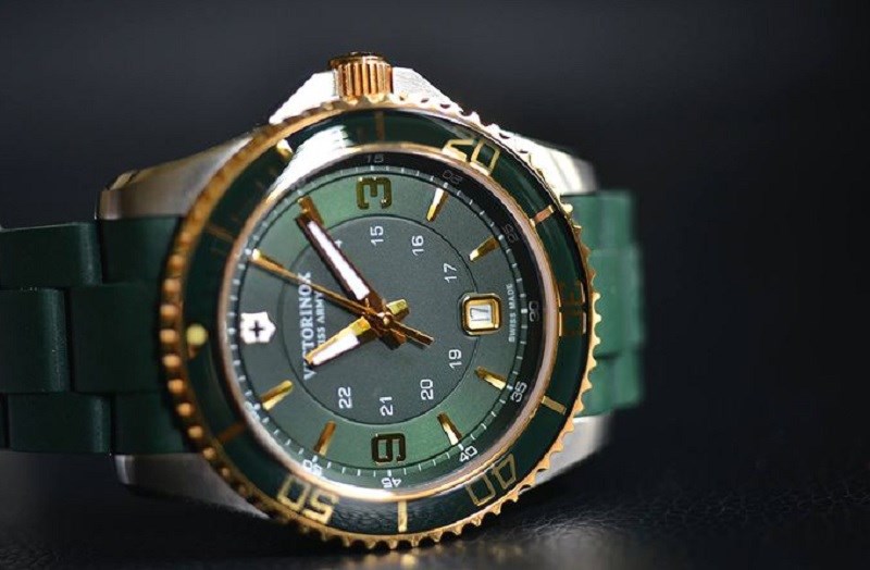 Đồng hồ Victorinox có tốt không? Danh tiếng, dòng đồng hồ Victorinox ...