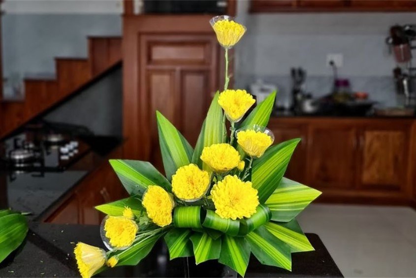 Mách mẹ 20 cách cắm hoa cúc đẹp và tinh tế cho không gian