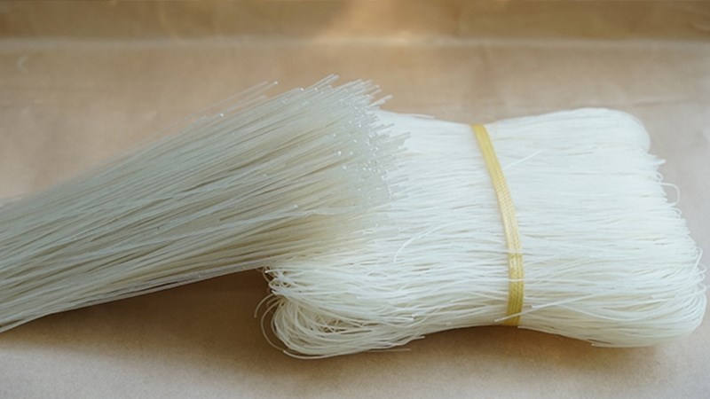 Miến bao nhiêu calo? Ăn miến có béo không? Cách ăn miến giảm cân