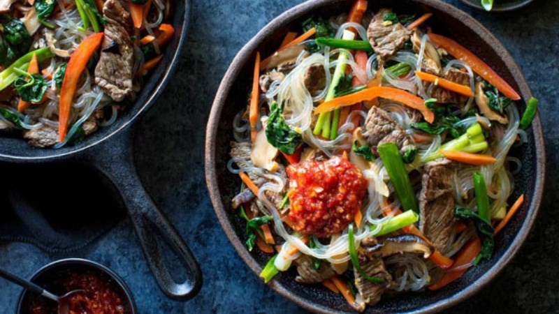 Miến bao nhiêu calo? Ăn miến có béo không? Cách ăn miến giảm cân