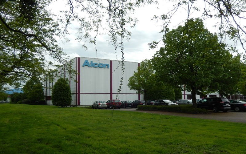 Hãng sản xuất ALCON LABORATORIES, INC của nước nào? Có tốt không? Các