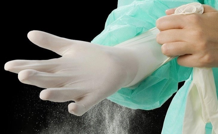Top 7 reasons to use rubber gloves when cooking and washing dishes