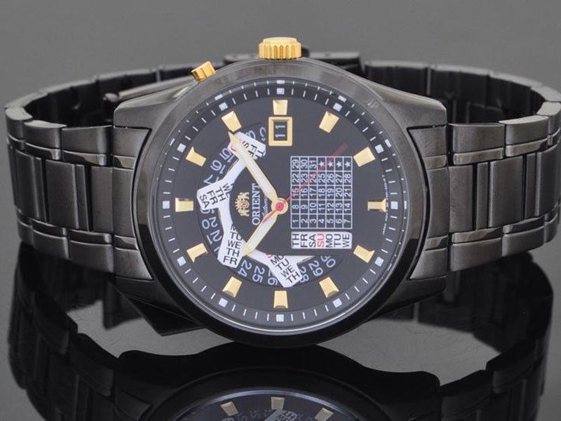 Đồng hồ Orient lịch vạn niên: Đánh giá chi tiết về thiết kế, bộ máy ...