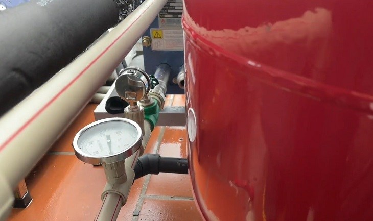 What is a central hot water system? Principle of operation and ...