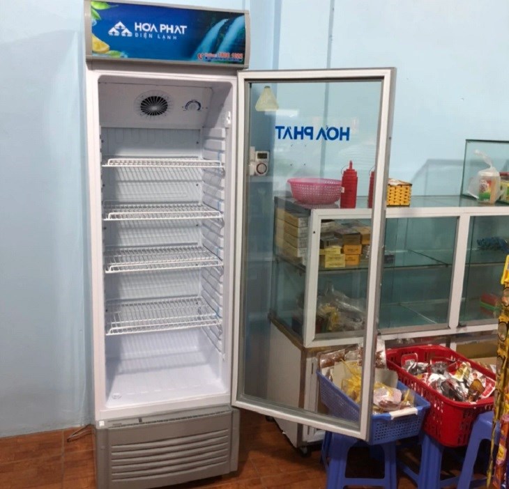 Nguyên nhân và cách khắc phục khi tủ mát bị đổ mồ hôi