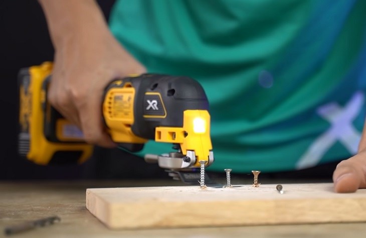 Máy cắt rung là gì? Ưu điểm và ứng dụng của máy cắt rung đa năng