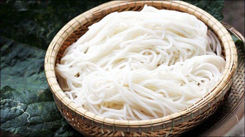 Bún bao nhiêu calo? Ăn bún có béo không? Cách ăn bún không lo tăng câ