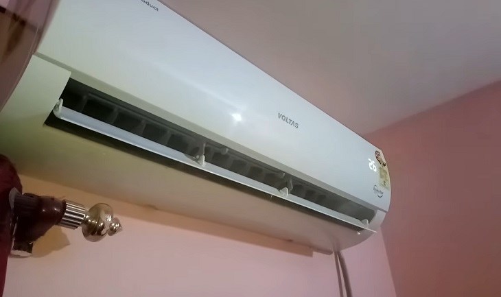 Máy lạnh phun ra khói trắng - Nguyên nhân và cách khắc phục