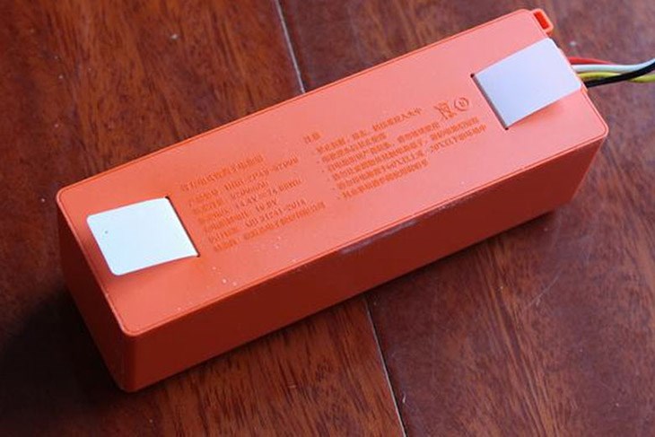 Hướng dẫn cách thay pin robot hút bụi Xiaomi tại nhà đơn giản