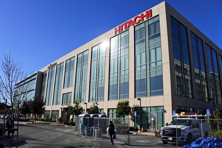 Robot hút bụi Hitachi của nước nào? Có tốt không? Có nên mua?