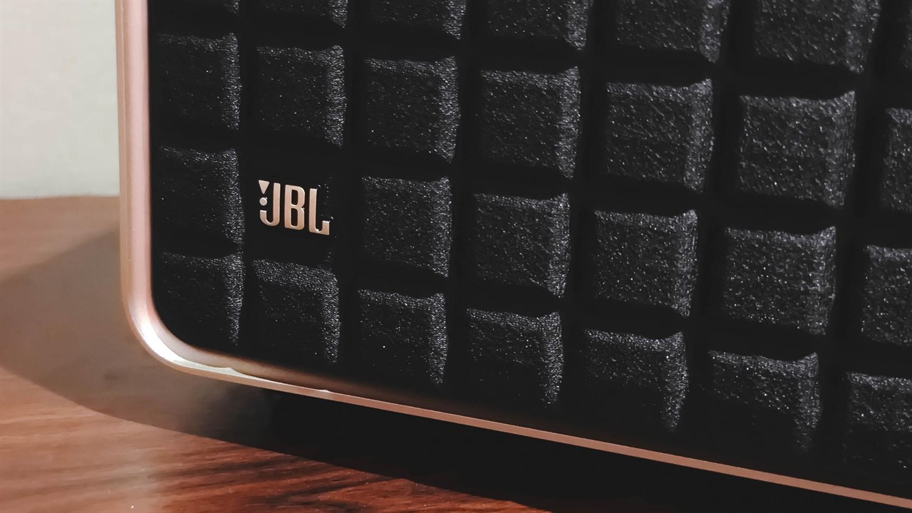 Trên tay JBL Authentic 500: Thiết kế sang trọng, chất âm cực hay