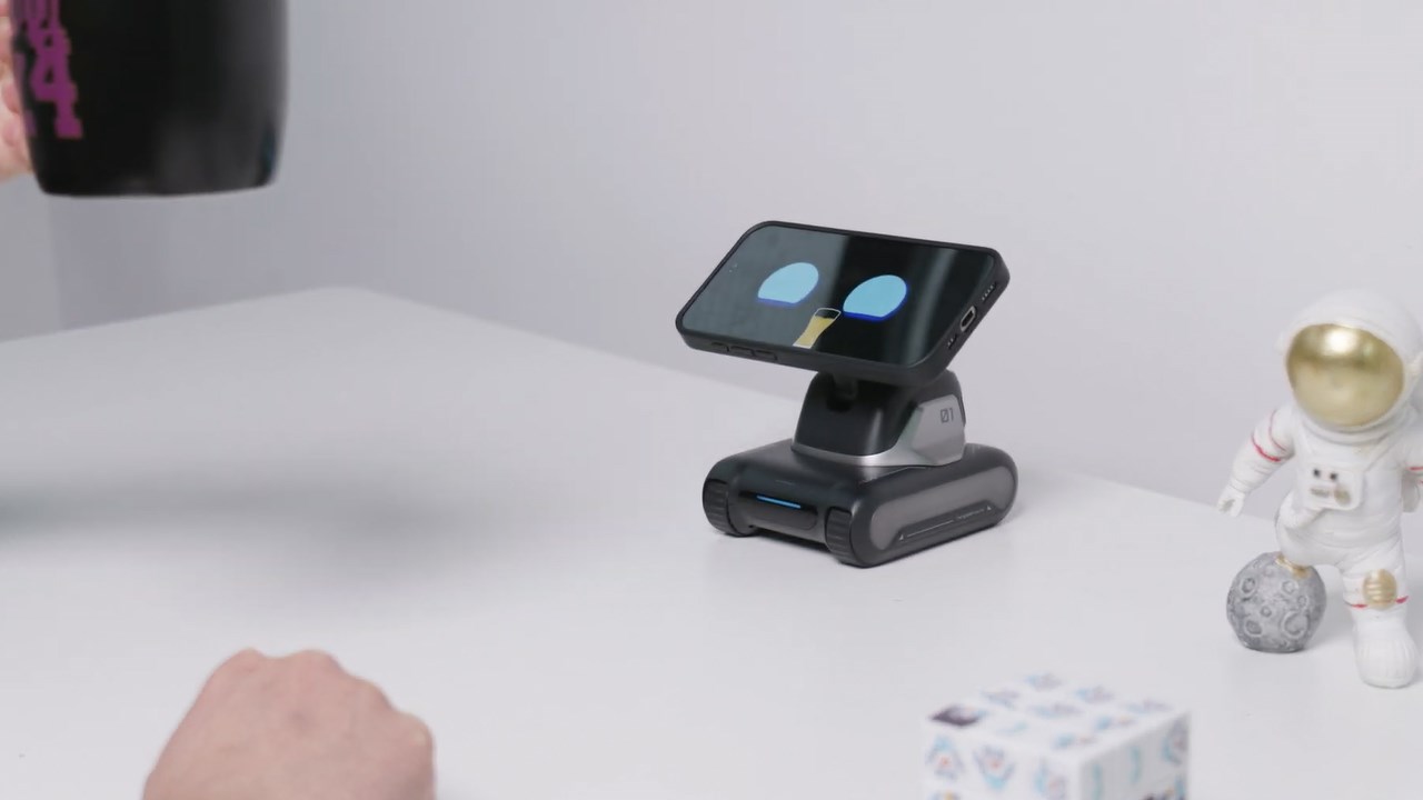 Trên tay LOOI Robot: Biến smartphone của bạn trở nên 'sống động' hơn