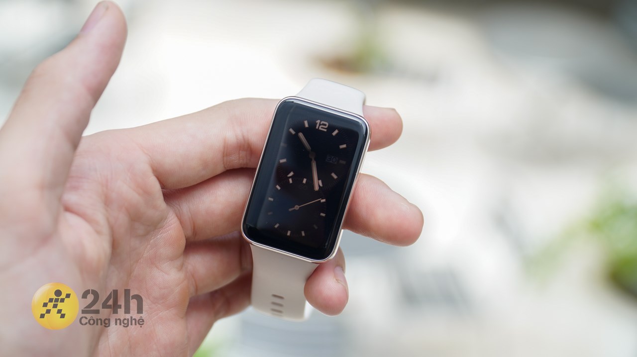Trên tay Xiaomi Band 8 Pro chính hãng Việt Nam: Smartband này quá đỉnh