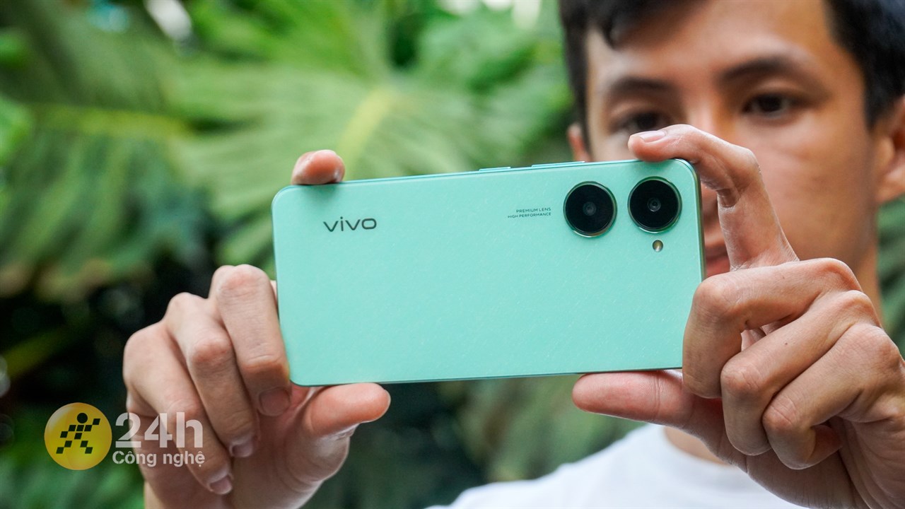 Trên tay Vivo Y03: Thiết kế trẻ trung, chip Helio G85, camera kép