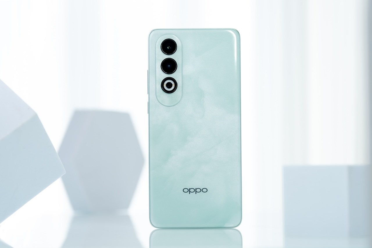 OPPO K12 ra mắt: Chip Snapdragon 7 Gen 3, sạc 100W, giá từ 6.6 triệu