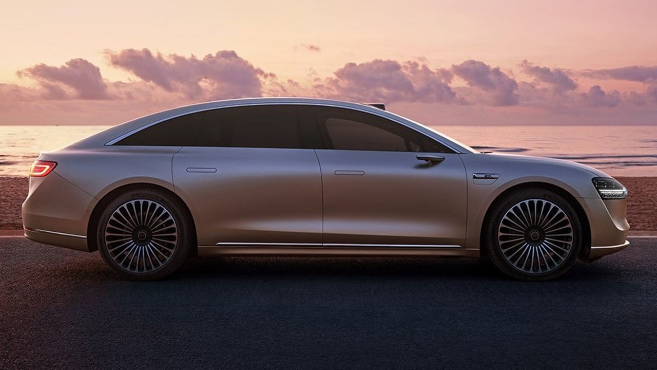 Huawei Stelato S9 ra mắt, xe điện hạng sang đối đầu loạt 'ông lớn'