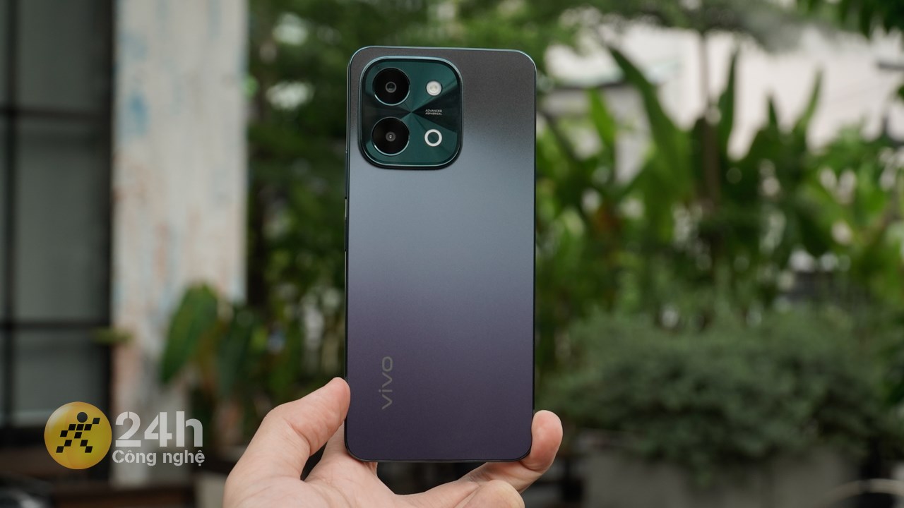 Trên tay Vivo Y28: Thiết kế bắt mắt, cấu hình tốt, pin lớn, giá tốt