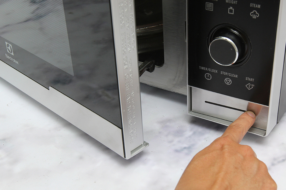 Lò vi sóng Electrolux EMS3085X 30 lít- Điện máy XANH