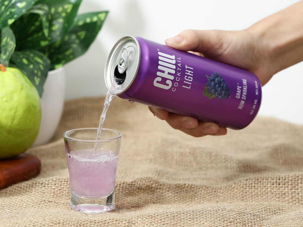 6 lon cocktail nho Chill Grape Rum 330ml tại Bách Hoá XANH