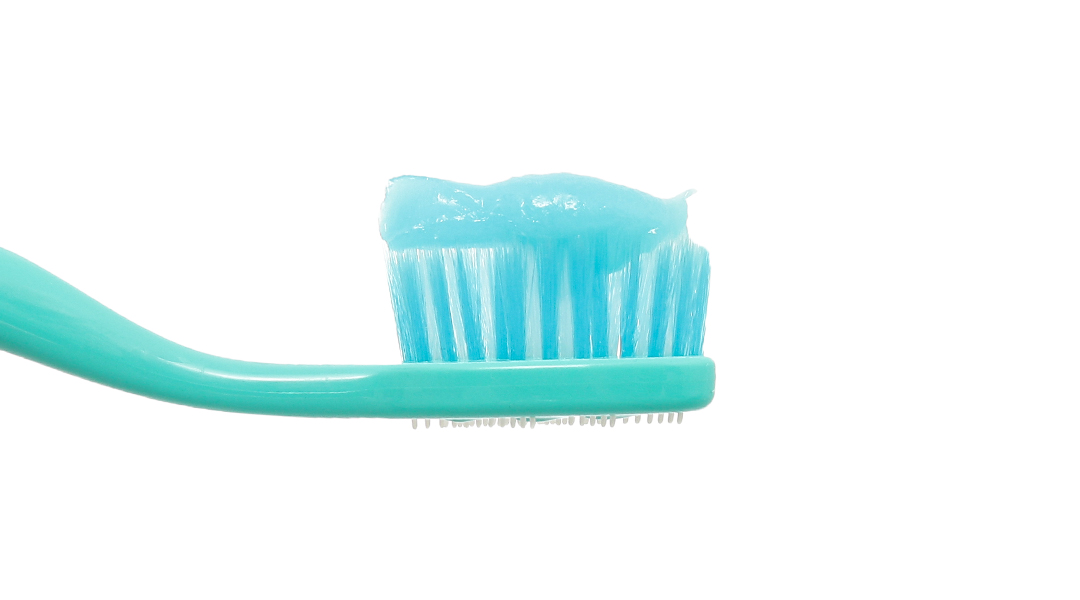 Kem đánh răng Sensodyne Deep Clean giảm ê buốt răng tuýp 100g - 08/2024 ...