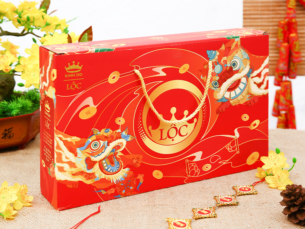 Bộ quà Tết Kinh Đô Lộc III đỏ hộp 752.4g tại Bách hóa XANH