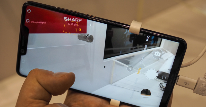 Sharp Aquos D10 - Cấu hình chi tiết, giá bán thực tế