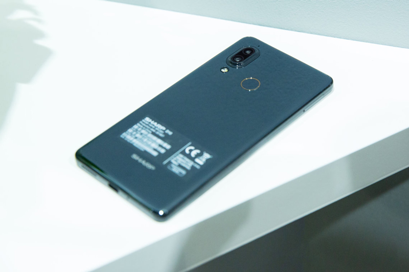 Sharp Aquos D10 - Cấu hình chi tiết, giá bán thực tế