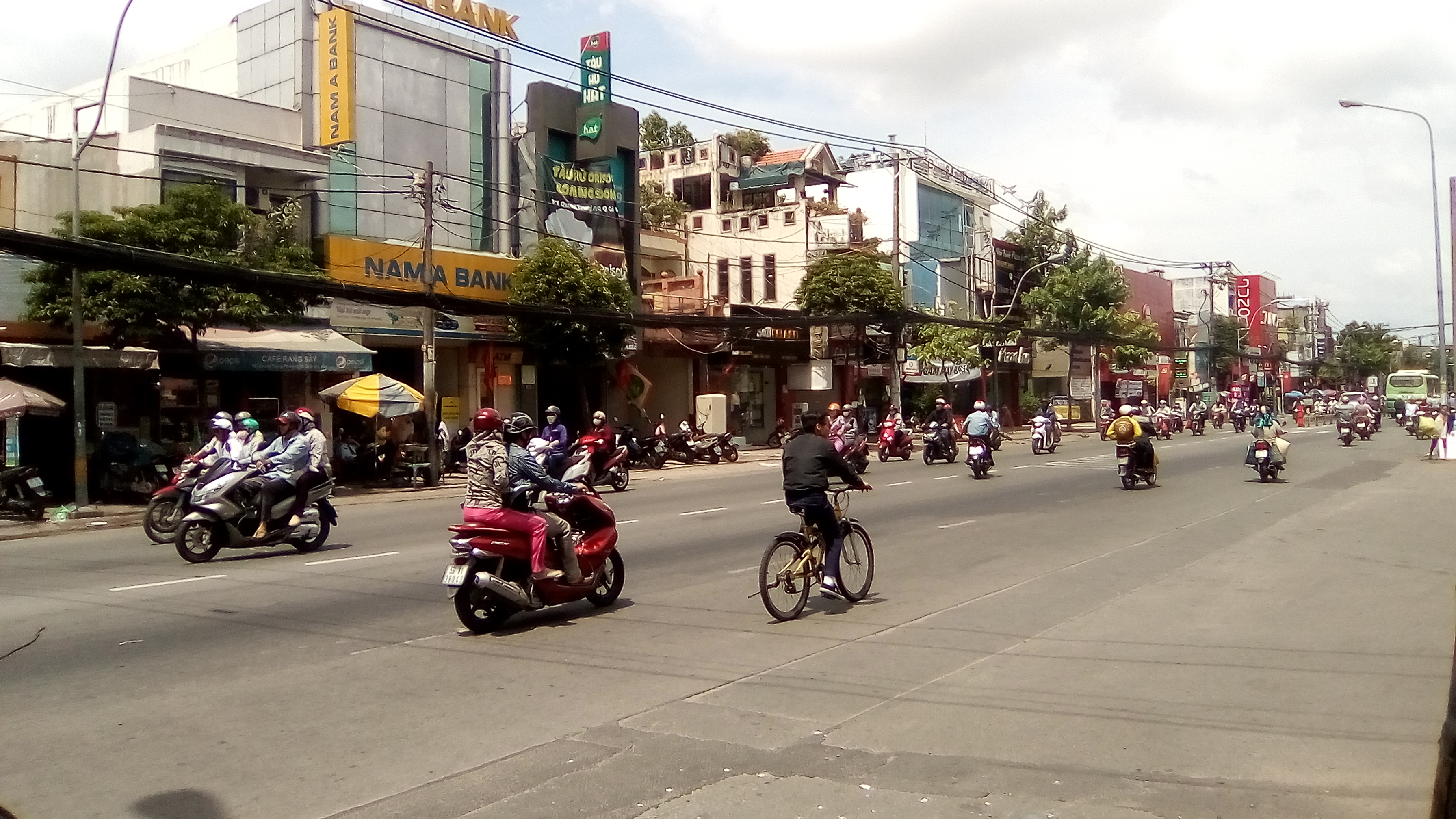 So sánh chi tiết Điện thoại Mobell Nova i4 với Mobell M229 (2019 ...