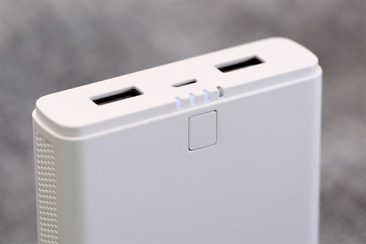 Pin sạc dự phòng 10000mAh AVA DS421-WB Trắng