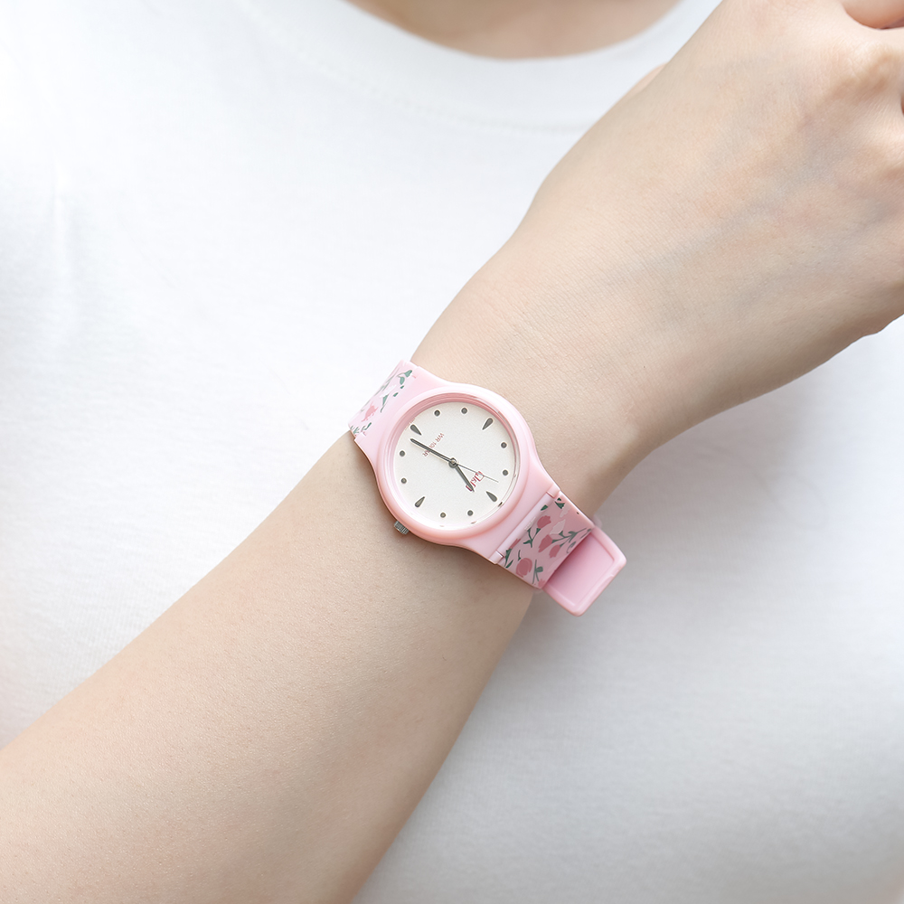 Đồng hồ Q&Q 34 mm Nữ V06A-007VY giá rẻ, chính hãng