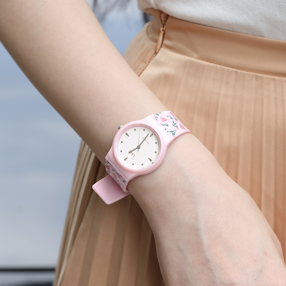 Đồng hồ Q&Q 34 mm Nữ V06A-007VY giá rẻ, chính hãng