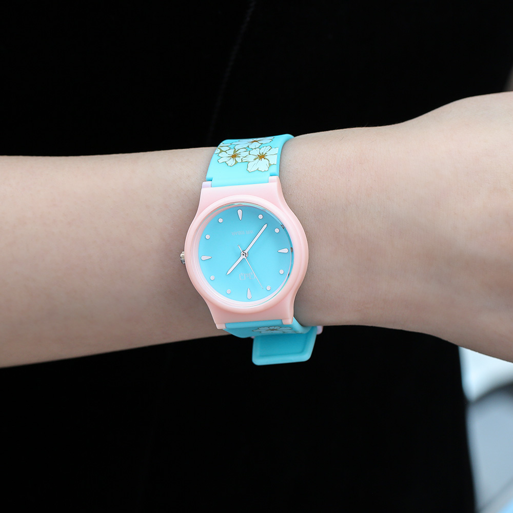 Đồng hồ Q&Q 34 mm Nữ V06A-009VY giá rẻ, chính hãng