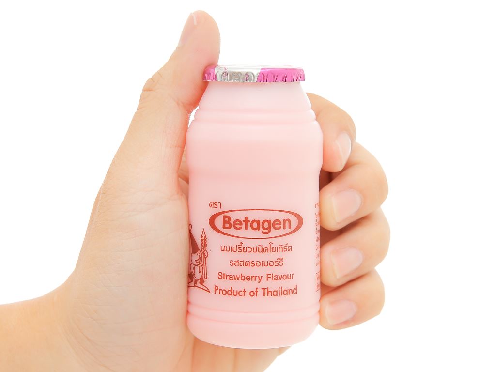 Sữa uống lên men hương dâu Betagen chai 85ml