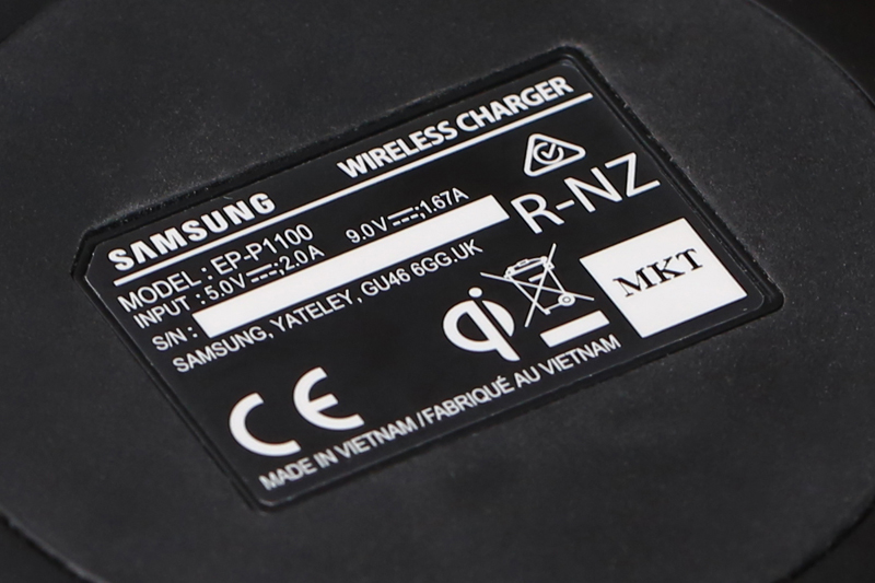 Đế sạc không dây 9W Qi Type C Samsung EP-P1100 Đen - giá rẻ, chính hã
