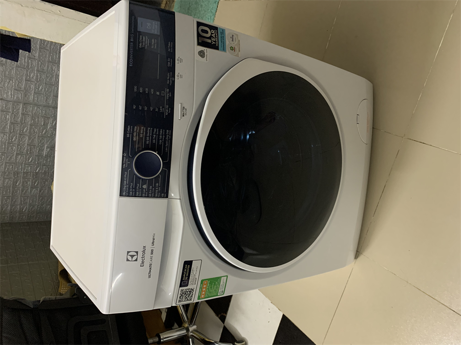 Máy giặt Electrolux Inverter 8 kg EWF8024P5WB - giá tốt, có trả góp